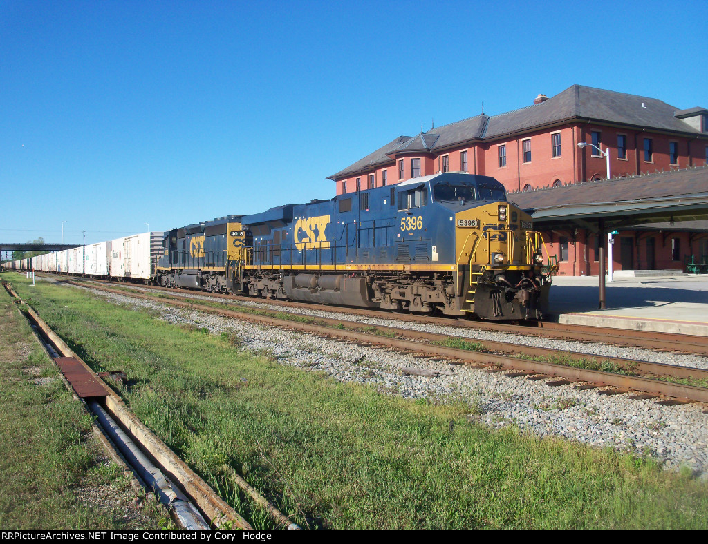 Q740 passing the Rocky Mount station